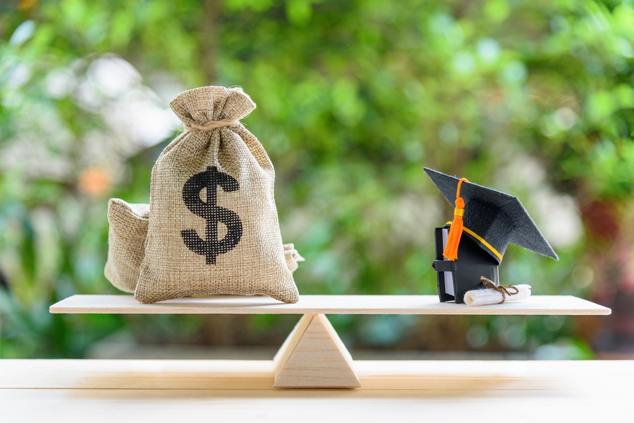 Do Student Loans Affect Debt-to-Income Ratio? - JG Wentworth