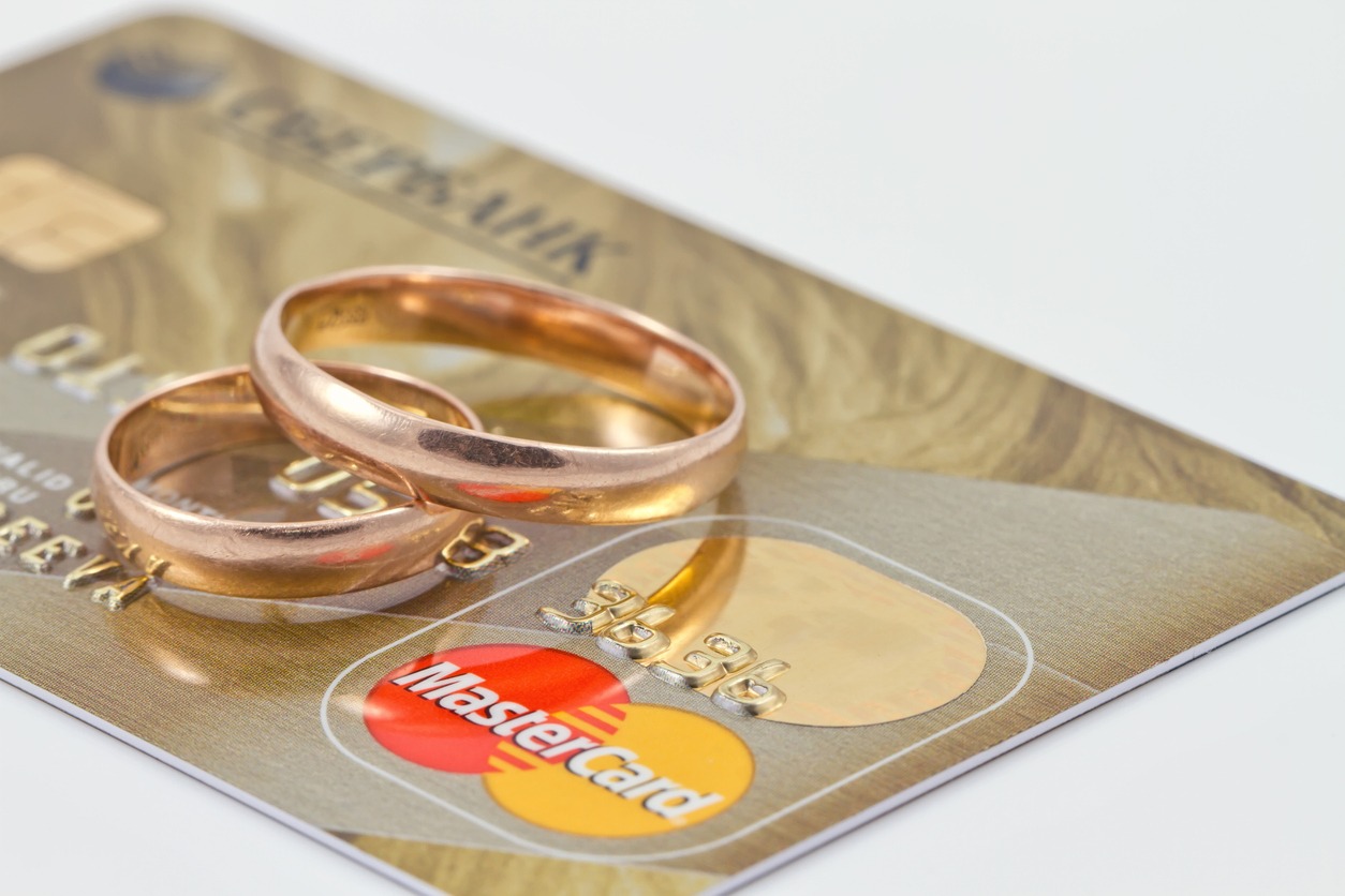 Using Credit Cards to Finance a Wedding: Tips & Risks - JG Wentworth